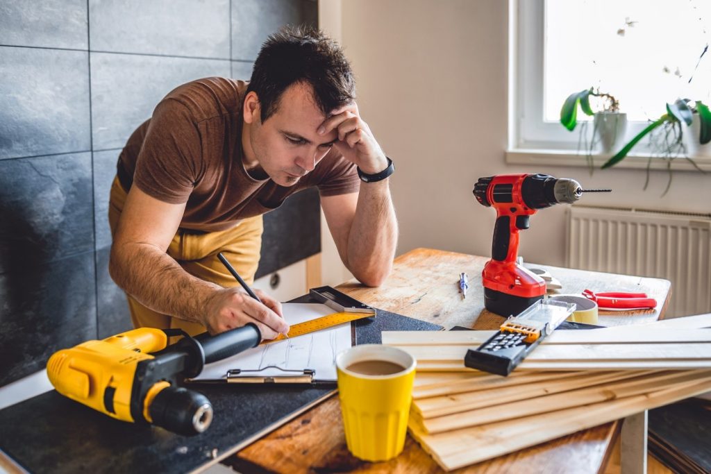 DIY Versus Hiring a Contractor - Renozee