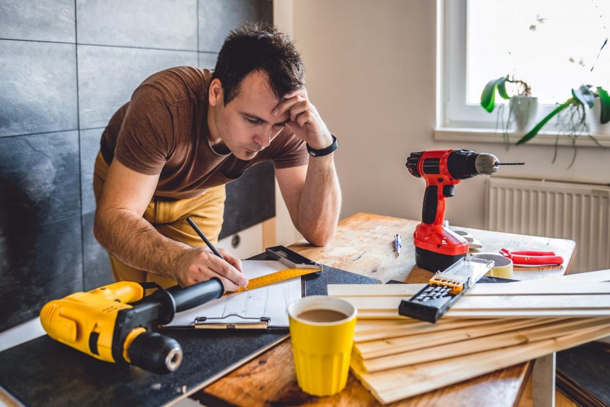 DIY Versus Hiring a Contractor - Renozee